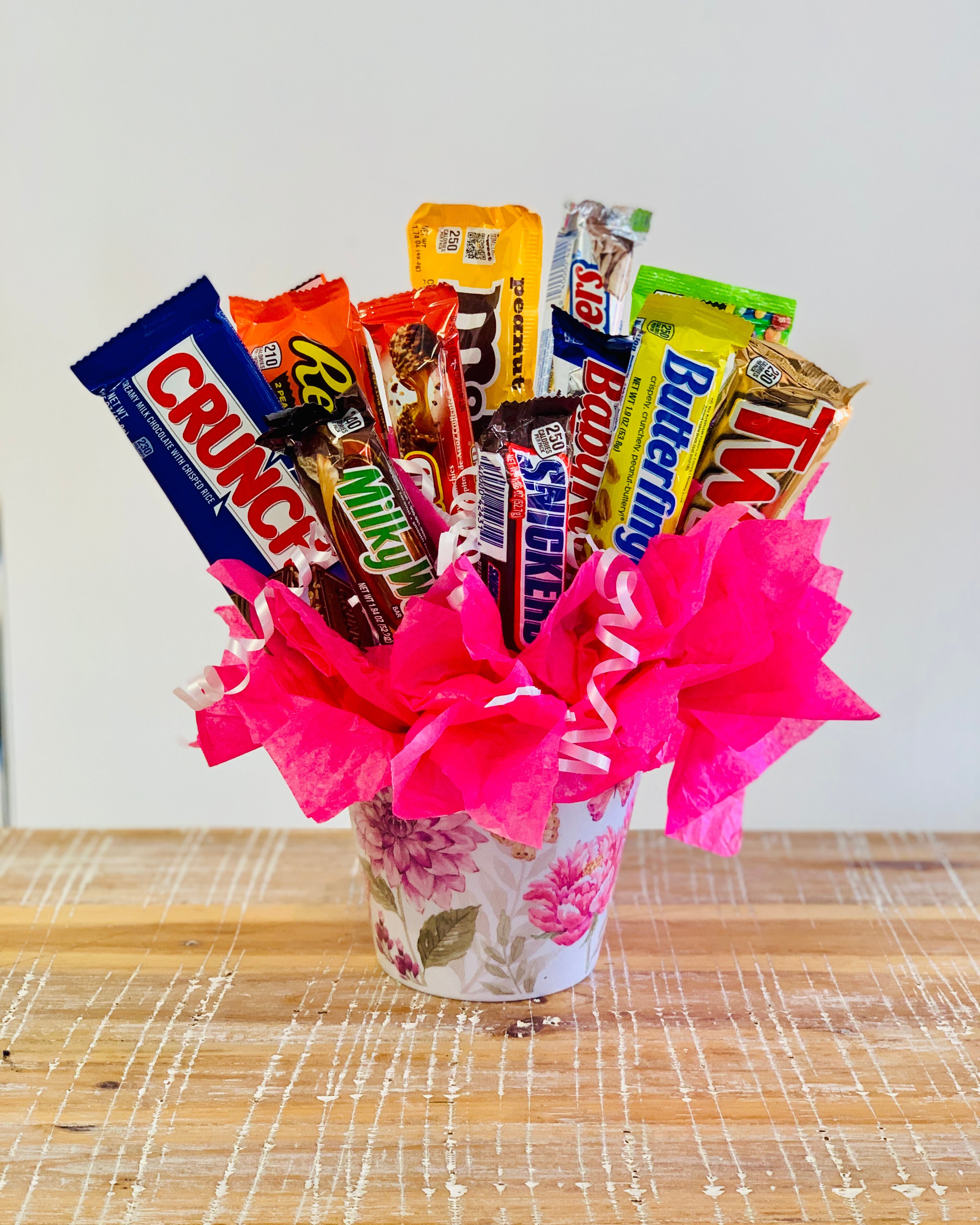 Original Candy Bar Bouquet – Merle's Flower Shop